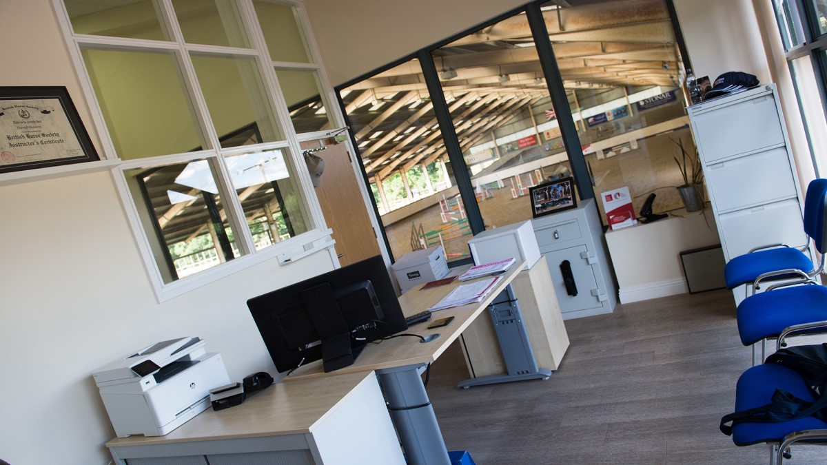 Stable Managers | The British Horse Society